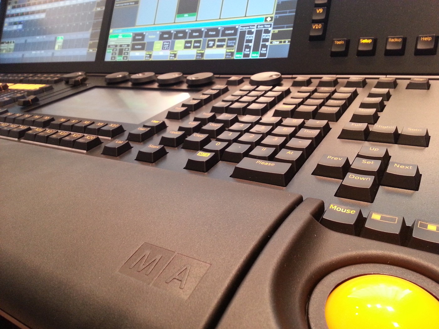 Lighting Consoles - Credo Group